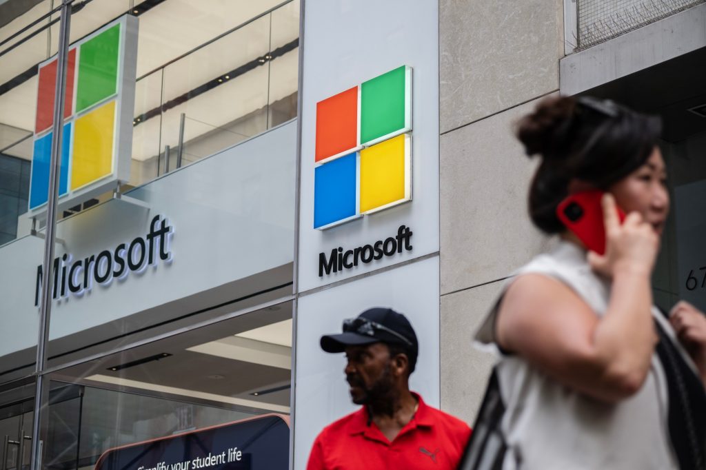 MSFT Stock Soars $30 on Microsoft Q1 Cloud Beat, as Azure Fuels Optimism - Forex News by FX Leaders