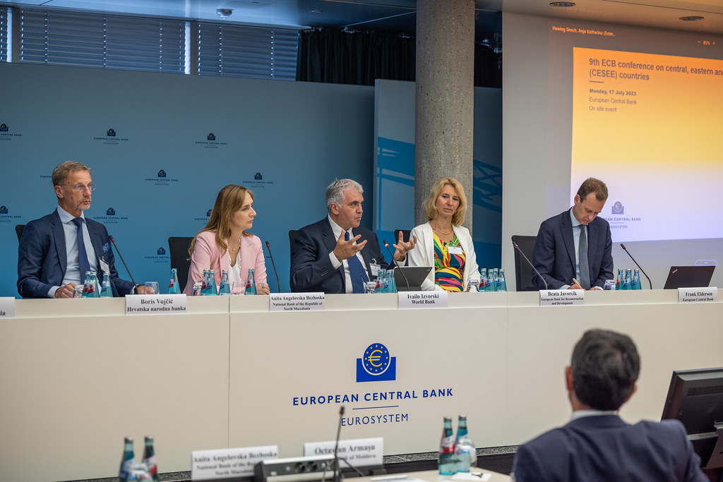 EURUSD Bounces off 1.0330-40 Support but Dovish ECB Sellers - Forex ...